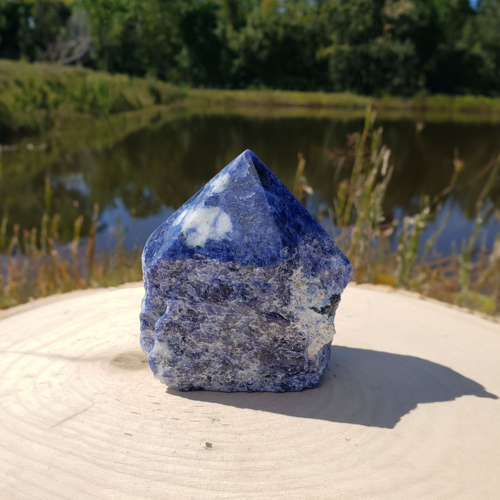 Indigo Crystals: Meanings, Uses, and Popular Varieties - Crystal Vaults