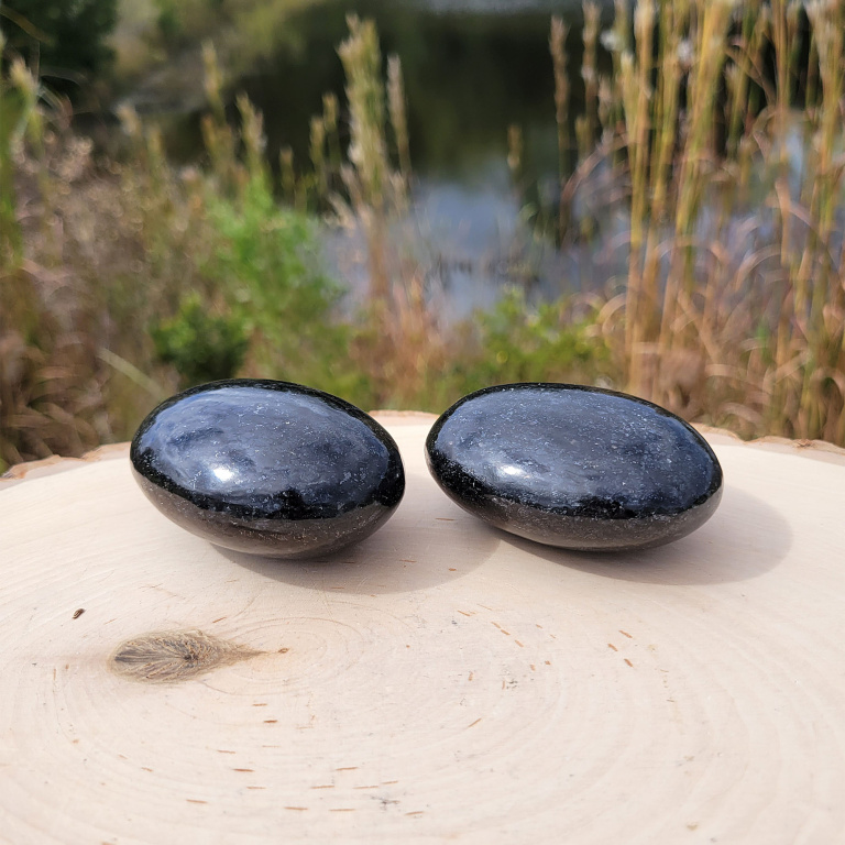 Coppernite Palm Stone - Crystal Vaults