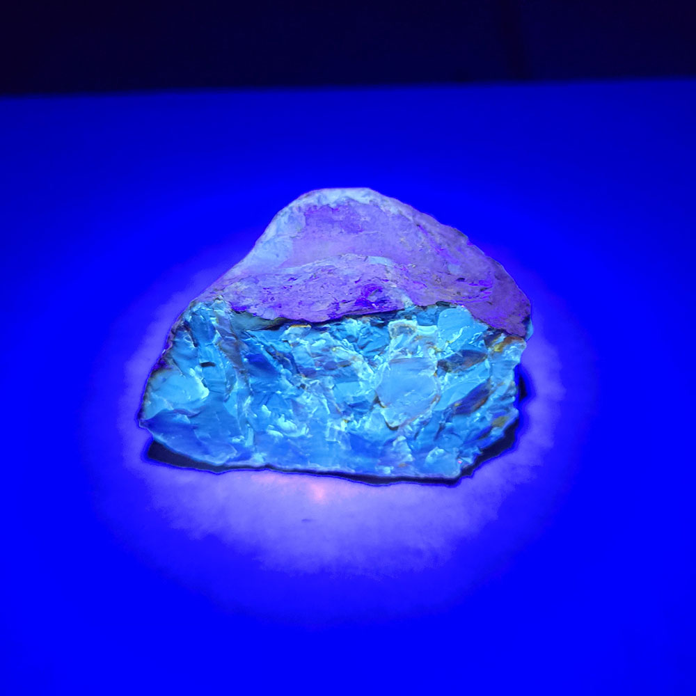 Natural Fluorescent Sumatra Amber - Crystal Vaults