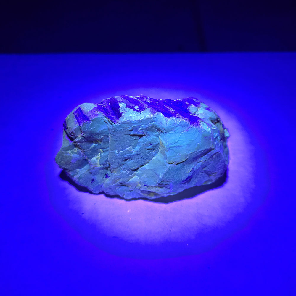 Natural Fluorescent Sumatra Amber - Crystal Vaults