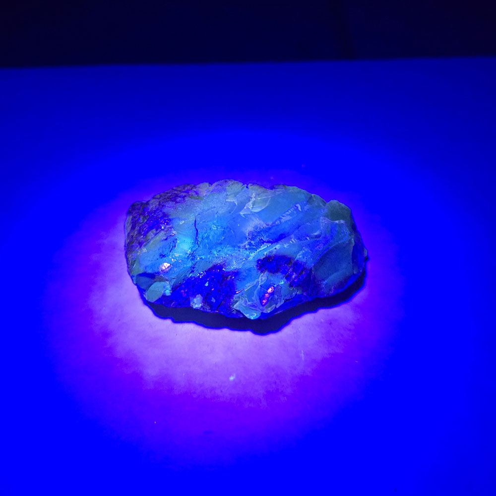 Natural Fluorescent Sumatra Amber - Crystal Vaults