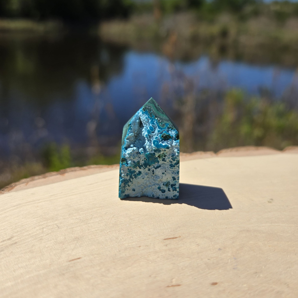 Green Crystals Explained - Crystal Vaults