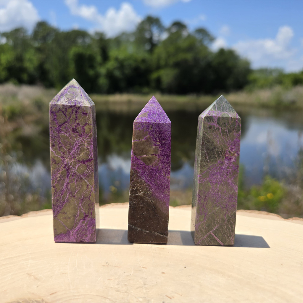 Green Crystals Explained - Crystal Vaults