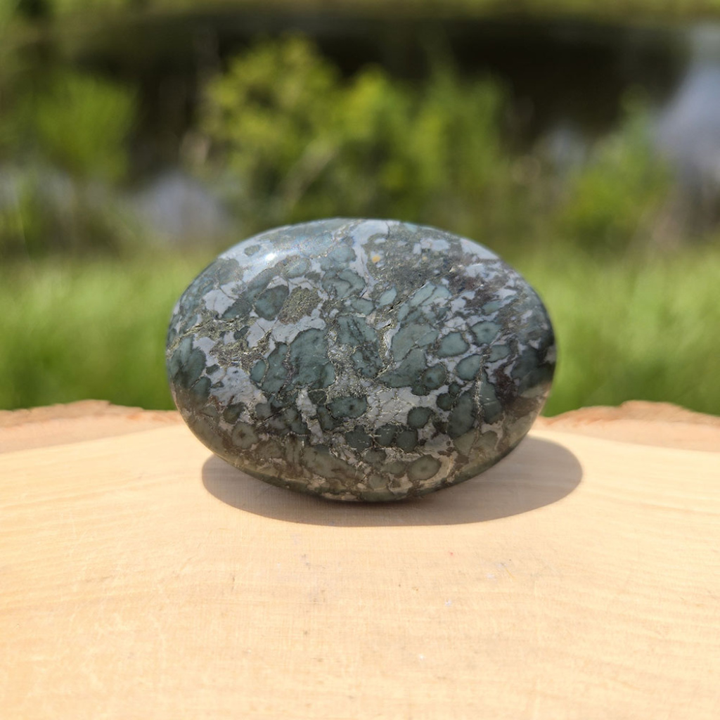 Green Crystals Explained - Crystal Vaults