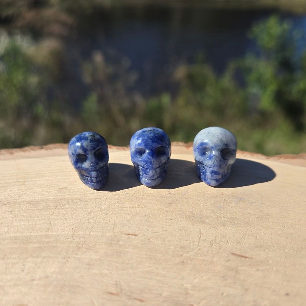 Indigo Crystals: Meanings, Uses, and Popular Varieties - Crystal Vaults